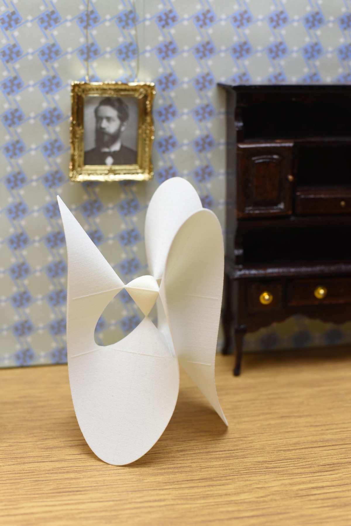 cubic with four singularities - a MO-Labs model on Math-Sculpture.com ...